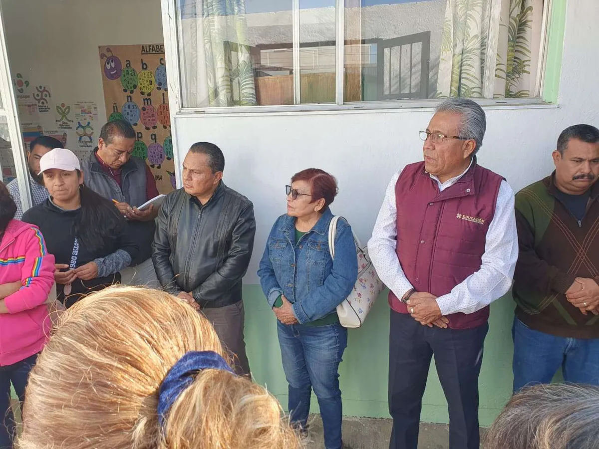 Cuautepec: por malos manejos, padres de familia sacan a directora de ...